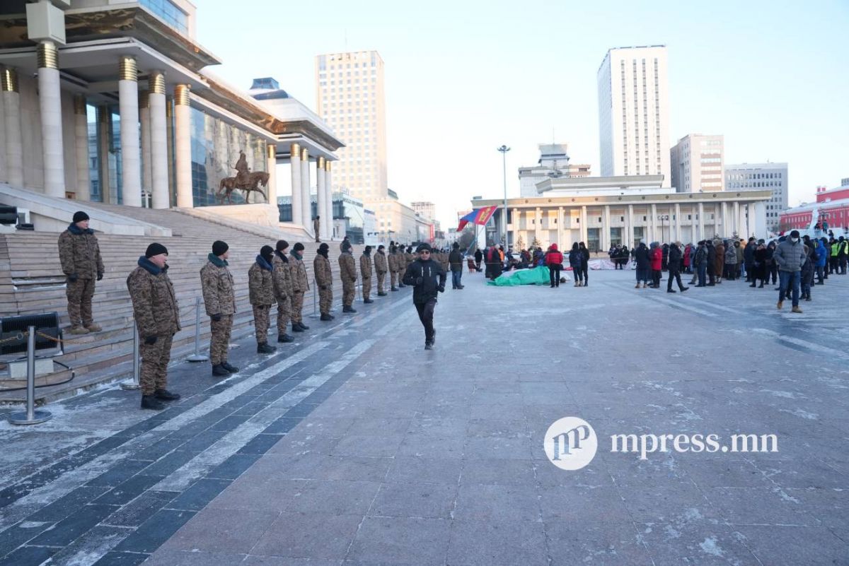 ФОТО Жагсаалын 18 дахь өдөр